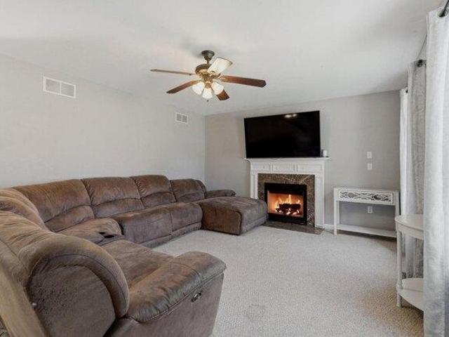 condo with 3 bedroom, Hudson NH DS103159755