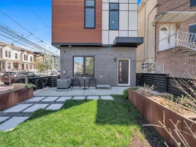 condo with 3 bedroom, Jersey City NJ DLS102214367