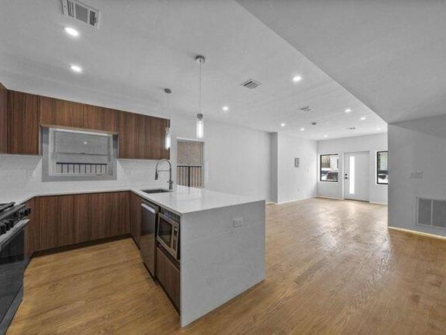 condo with 3 bedroom, Jersey City NJ DS102256467