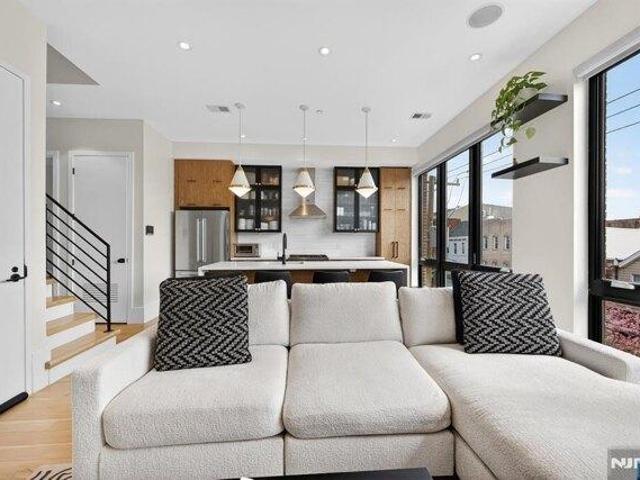 condo with 3 bedroom, Jersey City NJ DS102284022