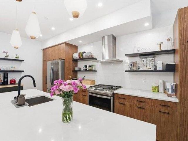 condo with 3 bedroom, Jersey City NJ DS102565802