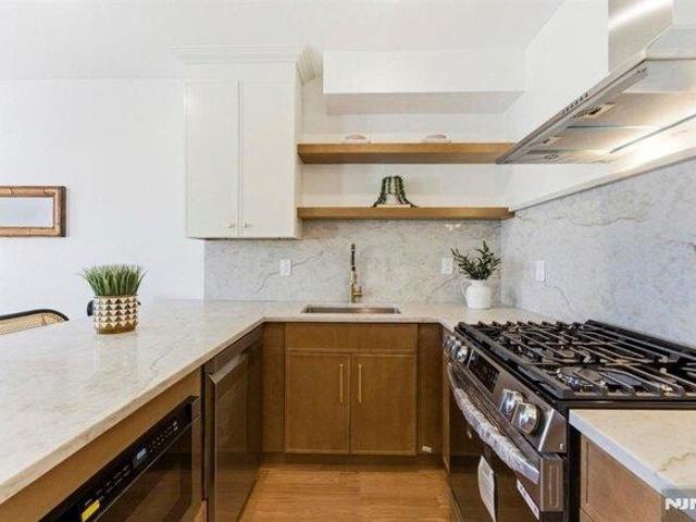 condo with 3 bedroom, Jersey City NJ DS103666635