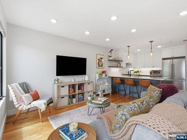 condo with 3 bedroom, Jersey City NJ DS104234231