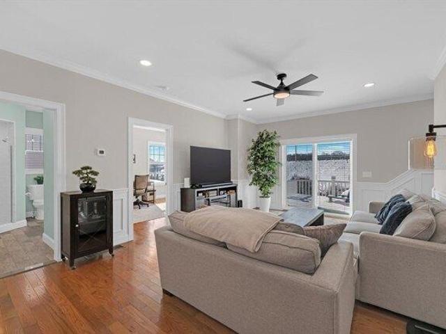 condo with 3 bedroom, Johnston RI ES103159046