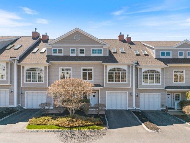 condo with 3 bedroom, Kittery ME DLS102671098