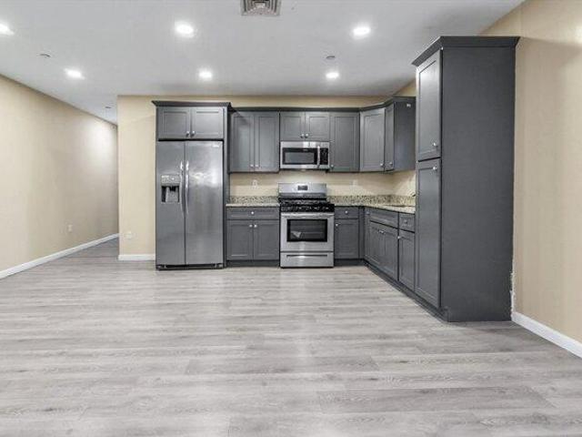 condo with 3 bedroom, Lawrence MA DS104009250