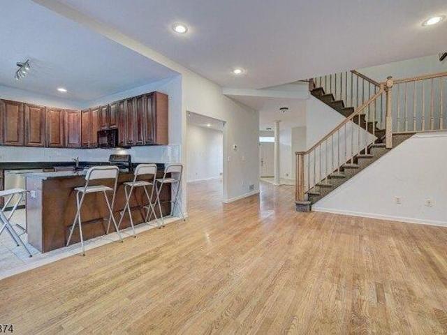 condo with 3 bedroom, Livingston NJ DS104409195