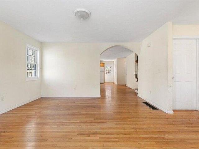 condo with 3 bedroom, Lowell MA ES104377126