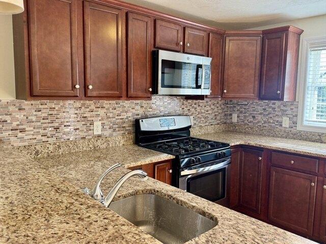 condo with 3 bedroom, Lowell MA ES105107808