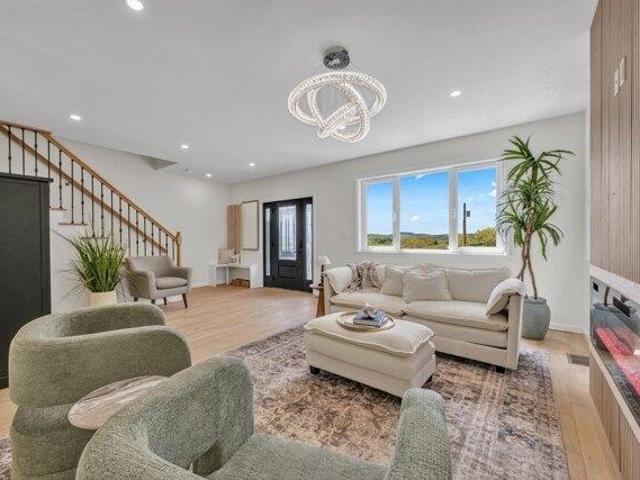 condo with 3 bedroom, Lunenburg MA DS102780183
