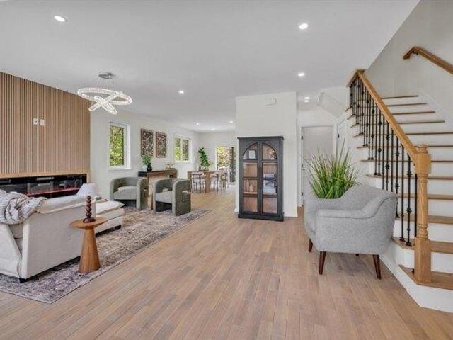 condo with 3 bedroom, Lunenburg MA ES105141429