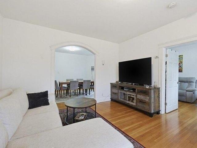 condo with 3 bedroom, Lynn MA ES104850450