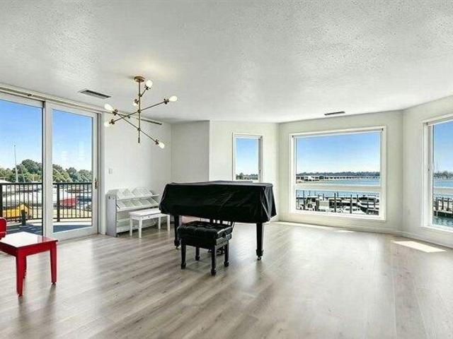 condo with 3 bedroom, Lynn MA ES105107002