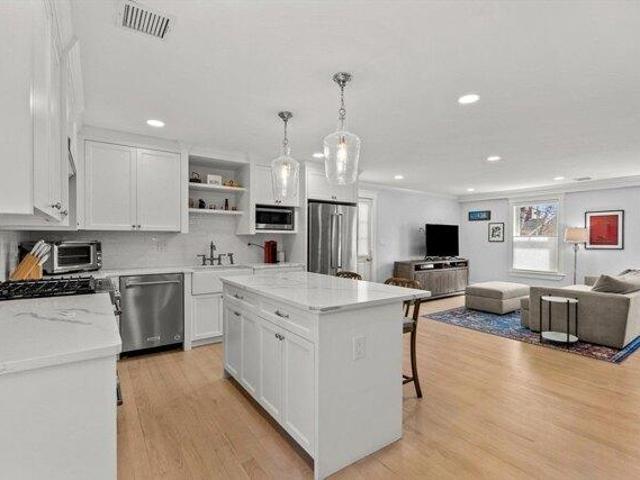 condo with 3 bedroom, m MA DLS102447728