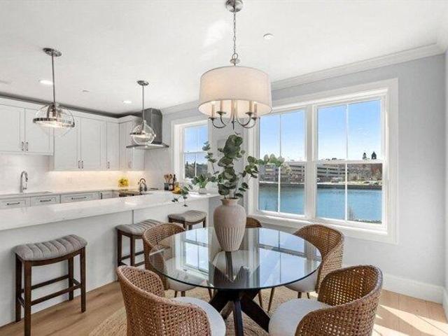 condo with 3 bedroom, m MA DLS102448182