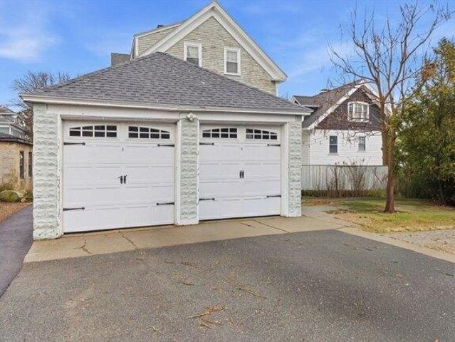 condo with 3 bedroom, m MA DLS102922337