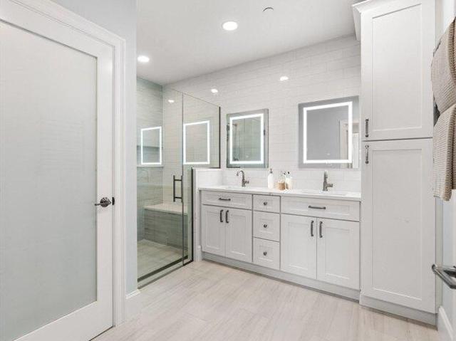 condo with 3 bedroom, m MA DS102634468