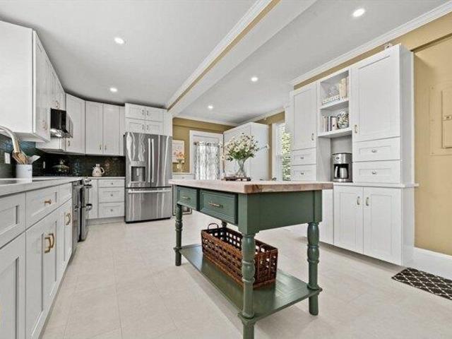 condo with 3 bedroom, m MA DS102635136