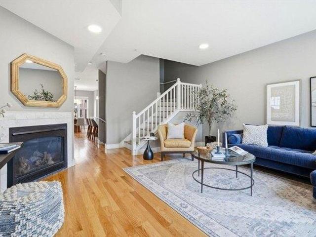 condo with 3 bedroom, m MA DS102632314