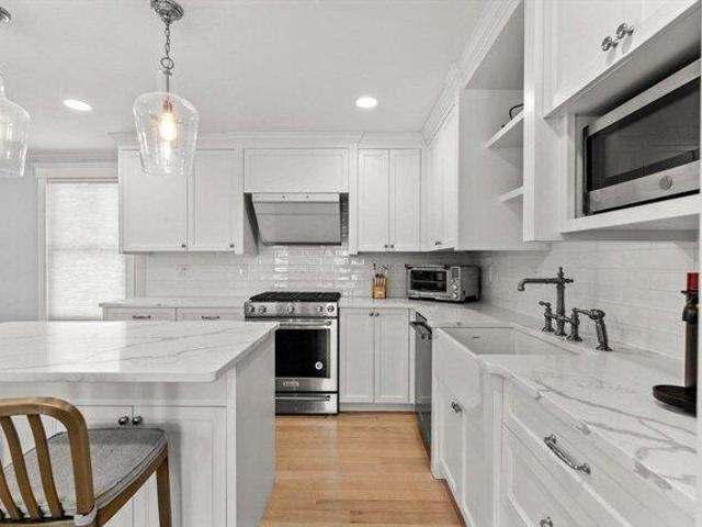 condo with 3 bedroom, m MA DS103072636