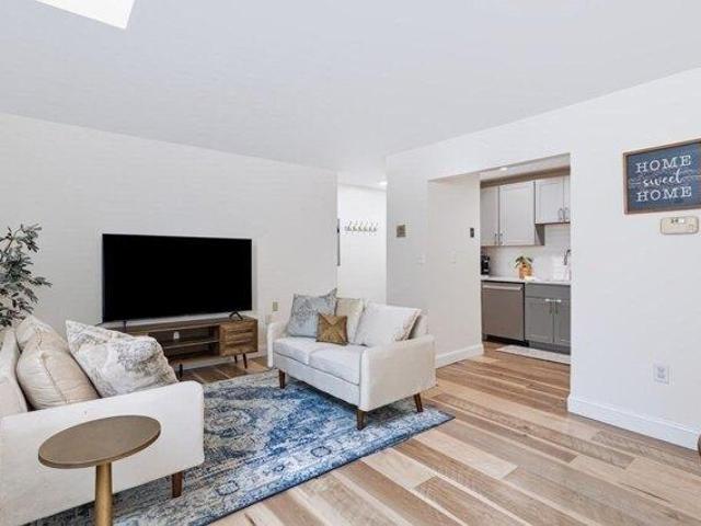 condo with 3 bedroom, m MA ES104567131