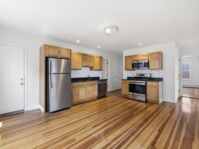 condo with 3 bedroom, m MA ES104852074