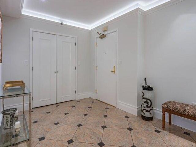 condo with 3 bedroom, Manchester NH ES104042389