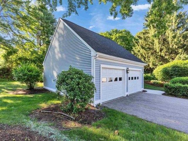 condo with 3 bedroom, Manchester NH ES104411027