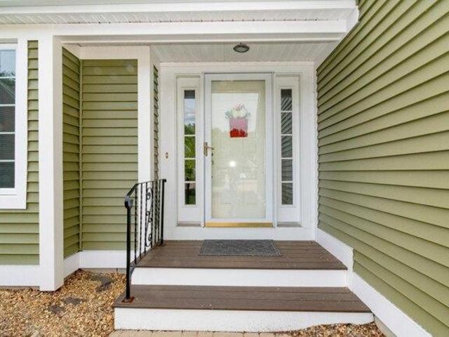 condo with 3 bedroom, Manchester NH ES104441379
