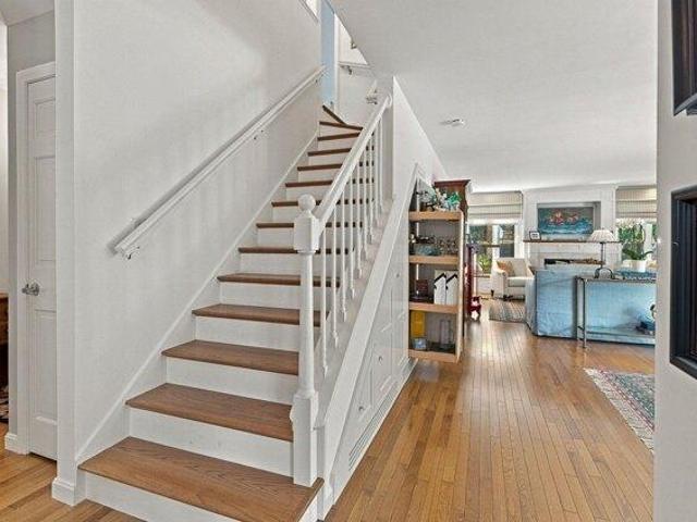 condo with 3 bedroom, Manchester NH ES105093977