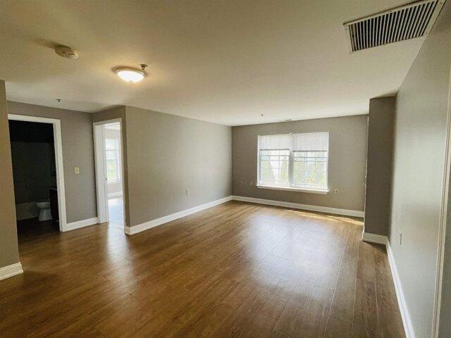 condo with 3 bedroom, Manchester NH ES105105167