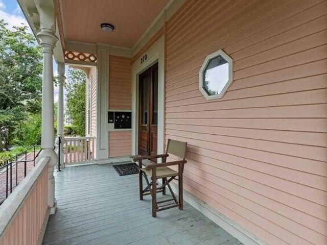 condo with 3 bedroom, Manchester NH ES103969708