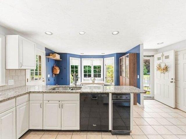 condo with 3 bedroom, Mansfield MA DS104112961