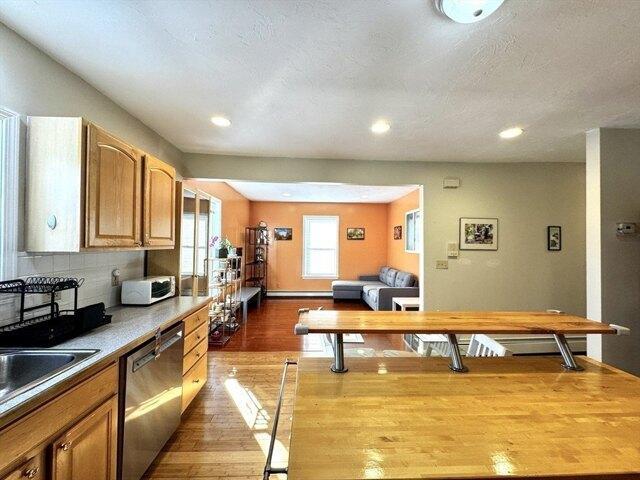 condo with 3 bedroom, Malden MA DS101958136