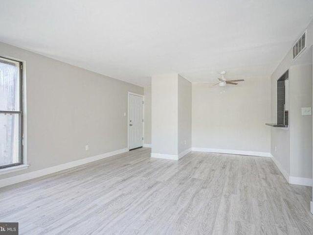 condo with 3 bedroom, Maple Shade NJ ES105176199