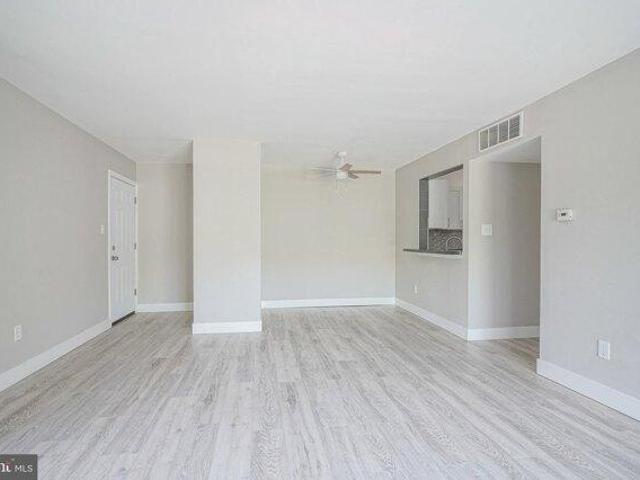 condo with 3 bedroom, Maple Shade NJ ES105232292