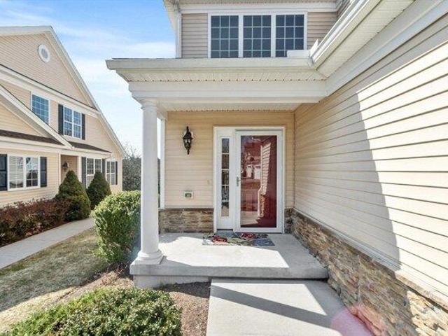 condo with 3 bedroom, Marlborough MA DS102412834