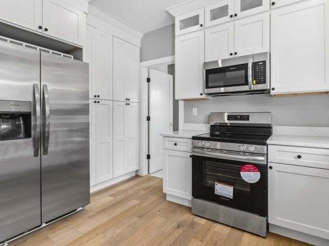 condo with 3 bedroom, Maynard MA DS104352056
