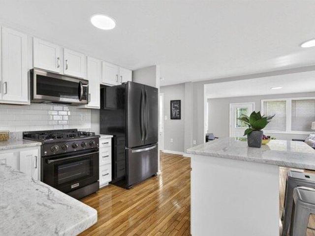 condo with 3 bedroom, Medway MA ES103190023