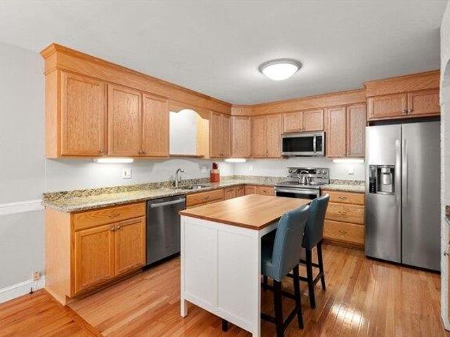 condo with 3 bedroom, Medfield MA DS102531288