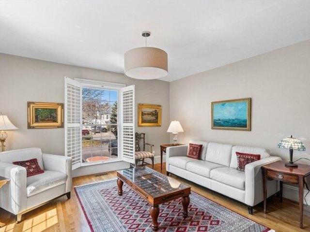 condo with 3 bedroom, Medford MA ES104513060