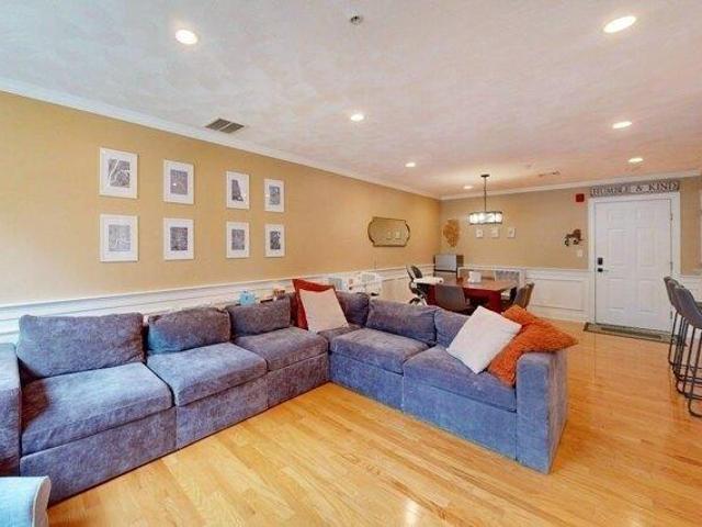 condo with 3 bedroom, Medford MA ES105094248