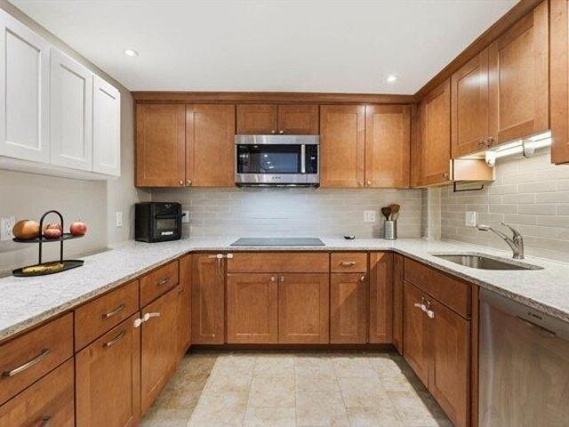 condo with 3 bedroom, Medford MA ES103444905