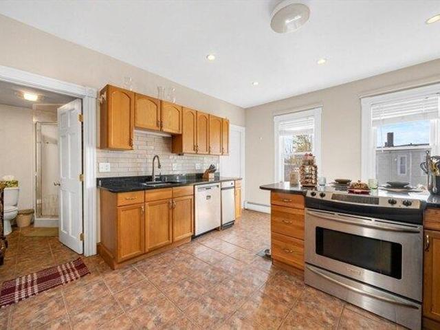 condo with 3 bedroom, Medford MA ES103850732