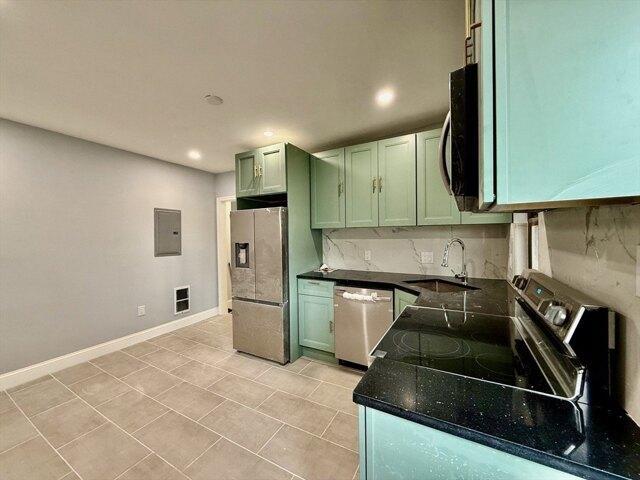 condo with 3 bedroom, Melrose MA ES104375907