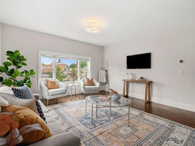 condo with 3 bedroom, Melrose MA ES105082539