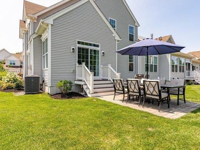 condo with 3 bedroom, Methuen MA ES105232303
