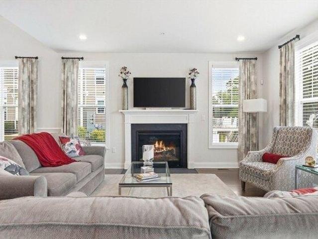 condo with 3 bedroom, Methuen MA ES103620214