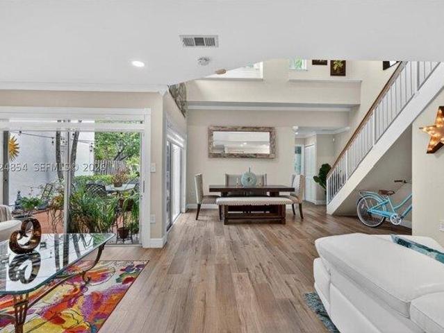 condo with 3 bedroom, Miami FL ES104900501