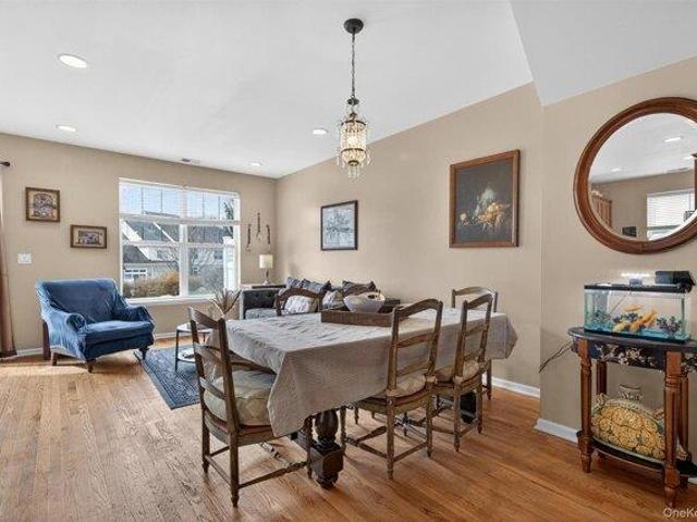 condo with 3 bedroom, Middletown NY ES105192745